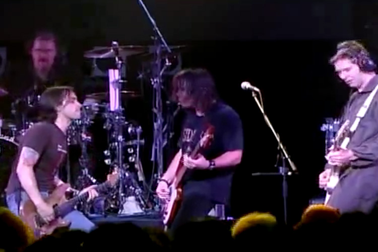 Nuno Bettencourt, Paul Gilbert & Mike Szuter: Cupid’s Dead – No Treble