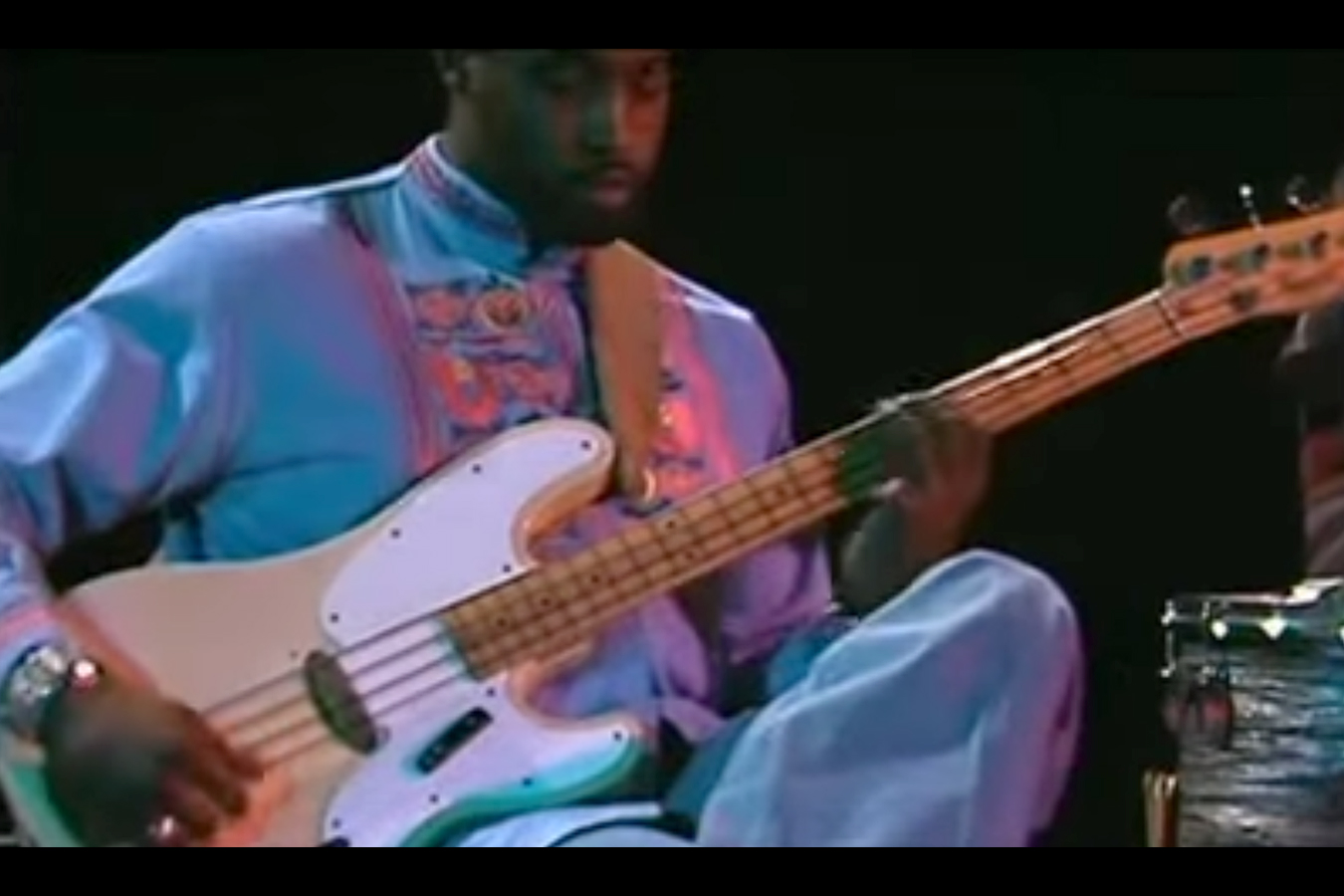Bill Withers: Kissing My Love – No Treble