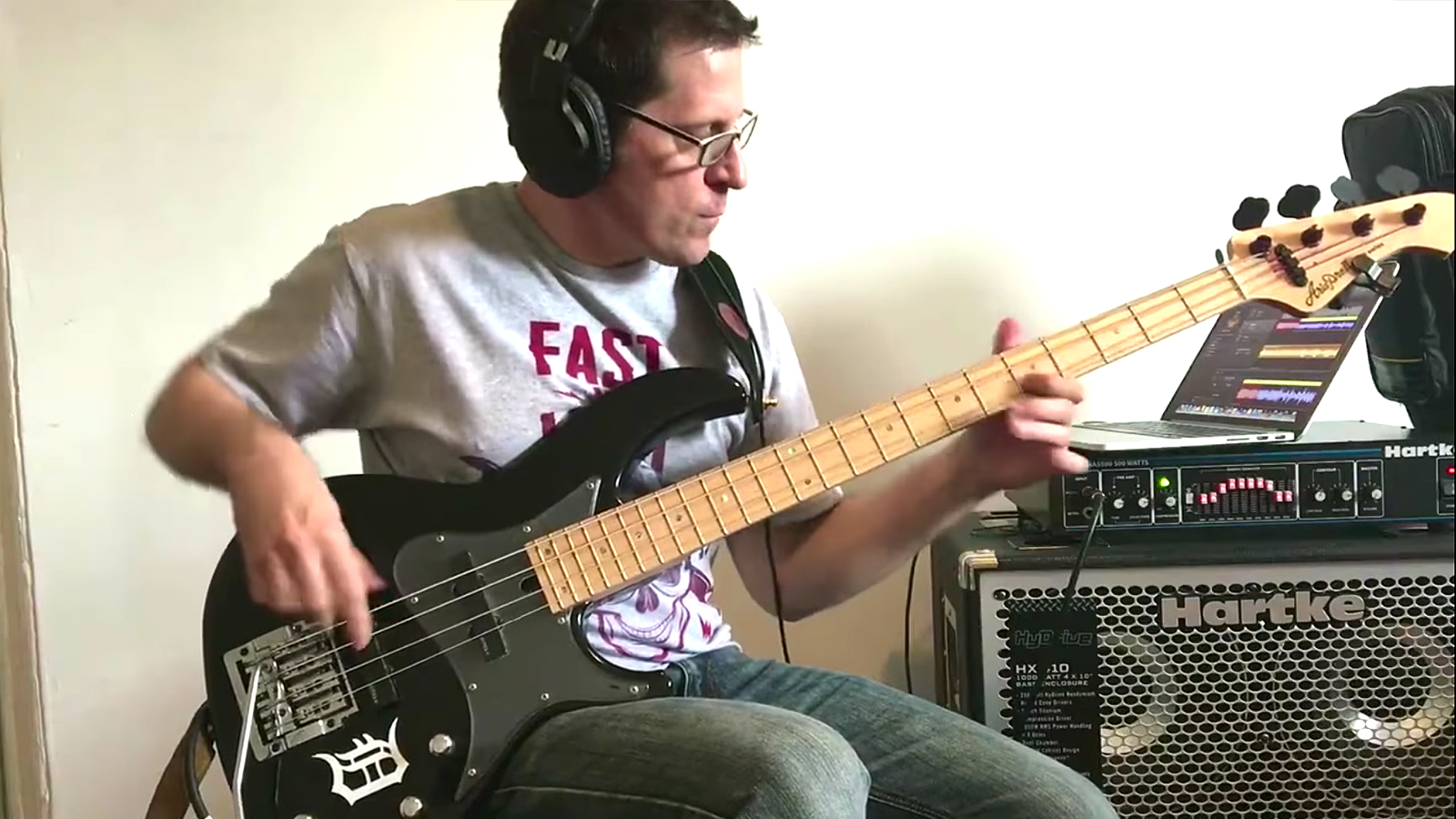 Brad Russell: Steve Vai’s “The Attitude Song” on Bass – No Treble