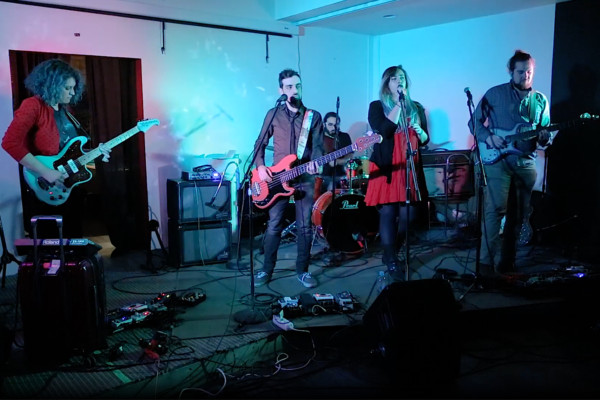 Julie Slick – No Treble