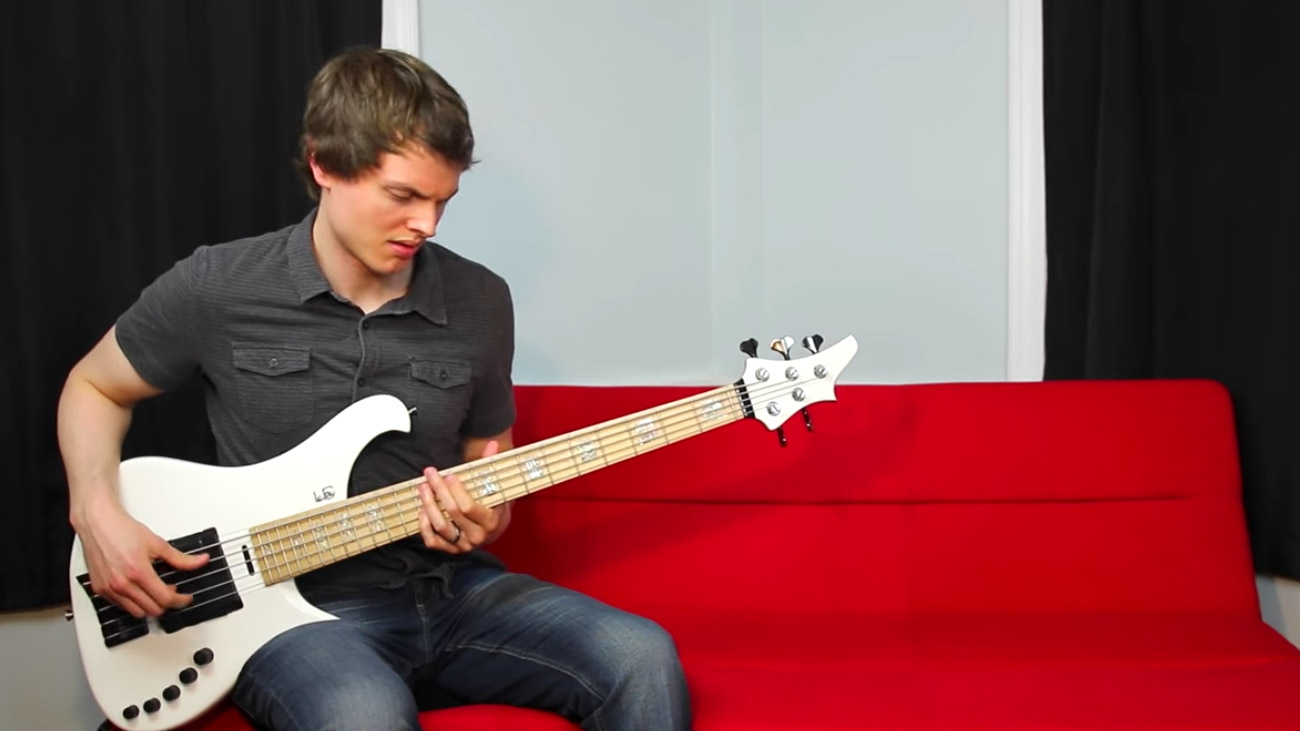 Nathan Navarro: 10 Classic Synth Riffs on Bass Guitar – No Treble