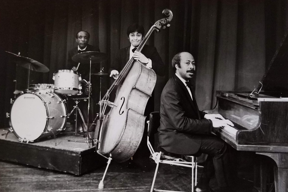In Memoriam: Frank de la Rosa – No Treble