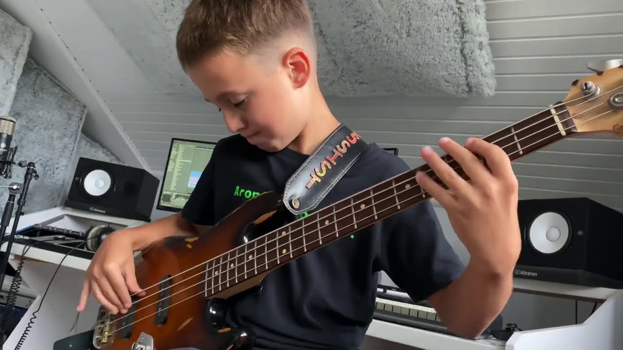 Áron Hodek: “Levitating” Play-Through – No Treble