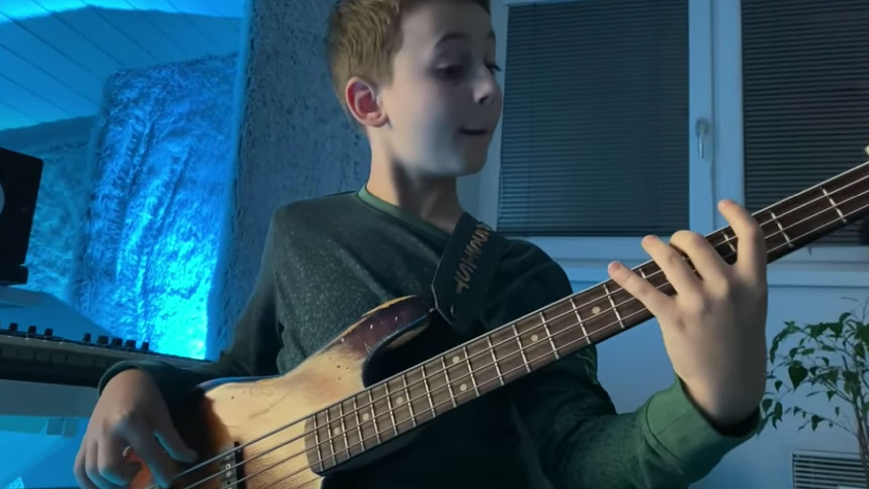Áron Hodek: Q&A with AronTheBassist (Part 2) – No Treble