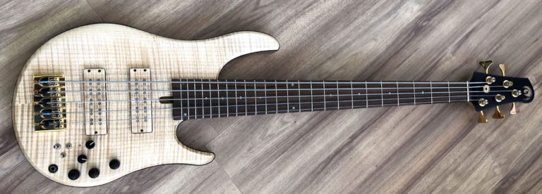 Bass of the Week: Swan Guitars Swan Special – No Treble
