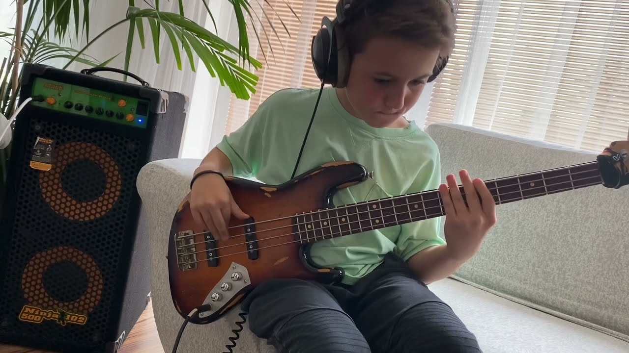 Áron Hodek: Waves of Blue – No Treble