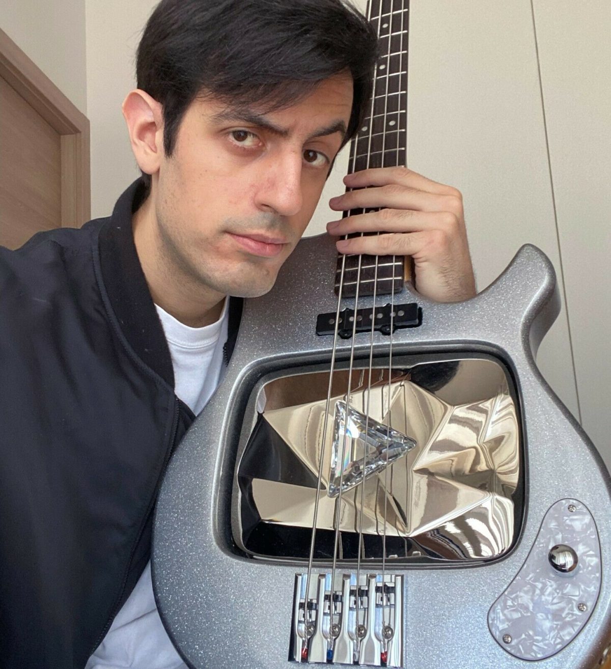 Bass of the Week: Davie504’s Diamond Play Button Bass – No Treble