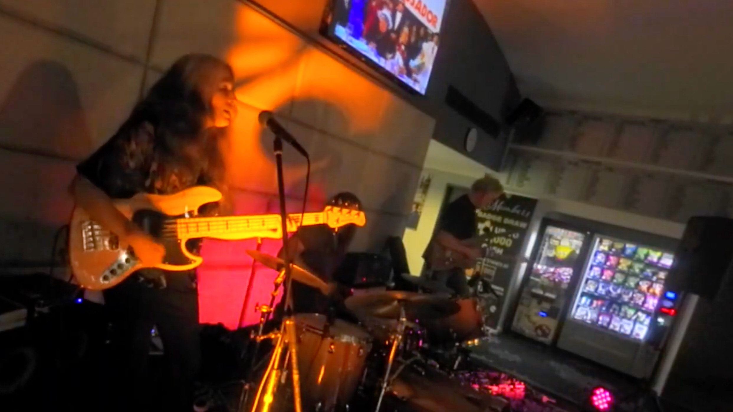 Rebecca Johnson Band: Solos – No Treble