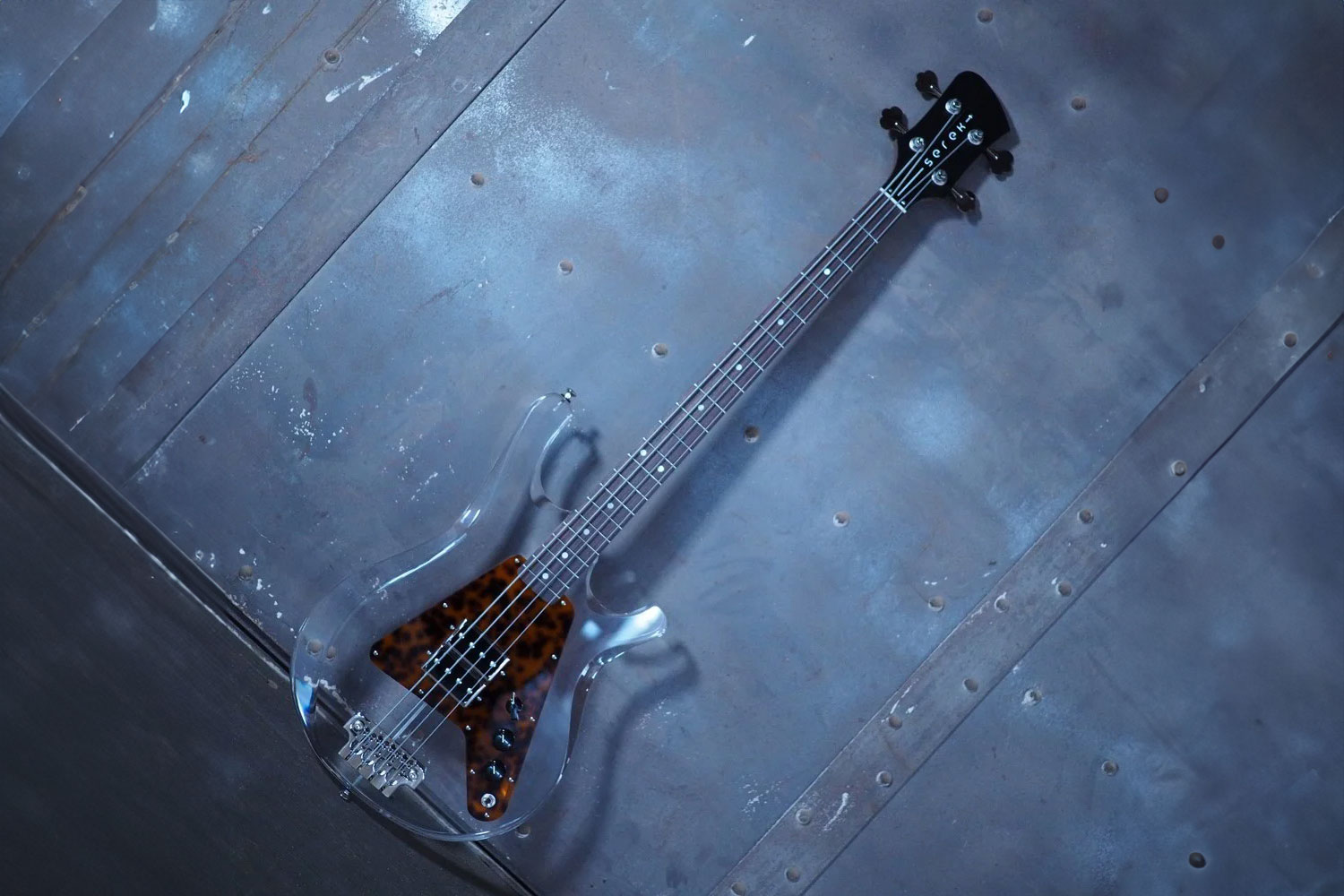 Bass of the Week: Serek Basses Lucite Lincoln – No Treble