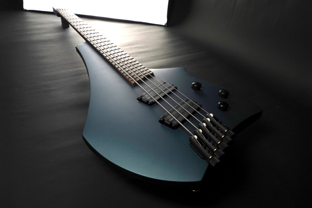 Bass of the Week: Meta Guitars Veil Long Scale – No Treble
