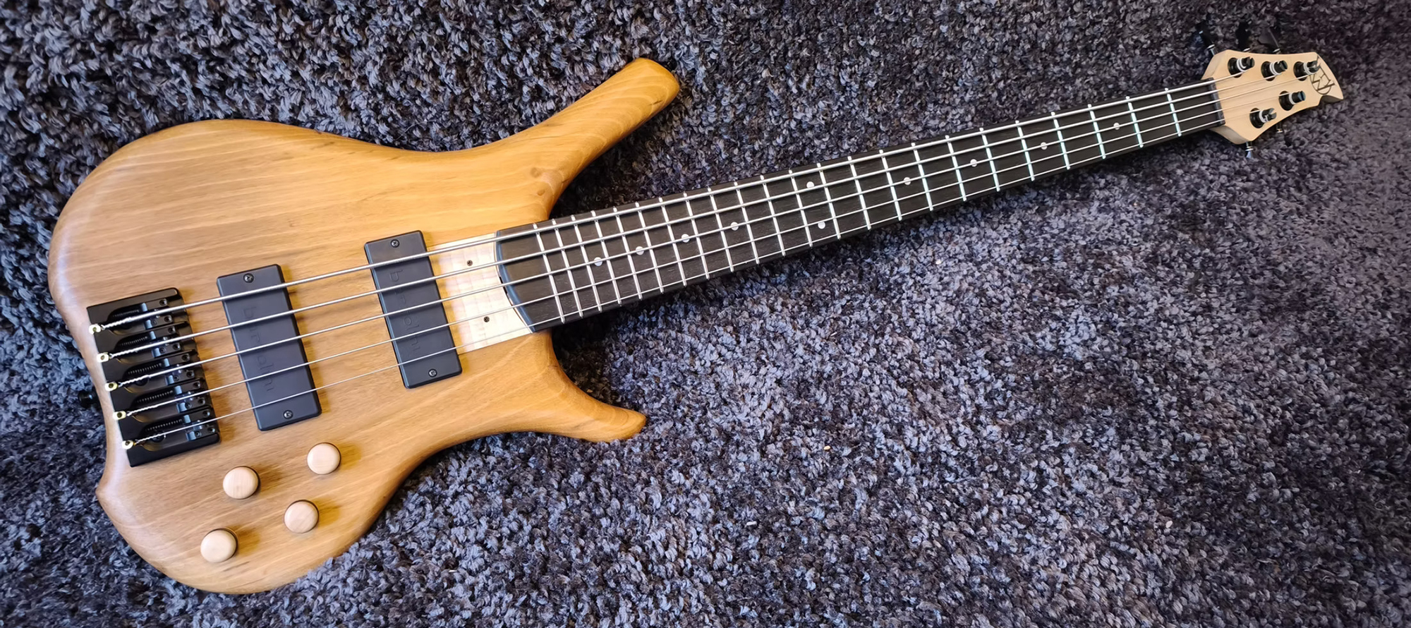 Inside the Craftsmanship of Elwray’s New Walnut-Bodied WN Bass – No Treble