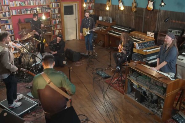Martin Miller: The Ultimate Pink Floyd Medley – No Treble